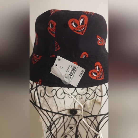 Keith Haring | Accessories | Keith Haring Mad Engine Black Heart Bucket ...